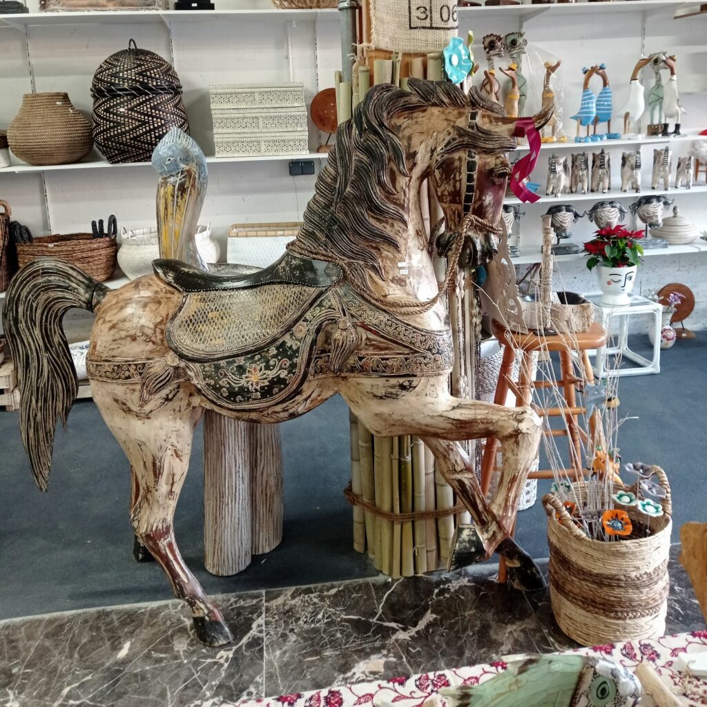 Cheval en bois sculpté - Deco 1Do