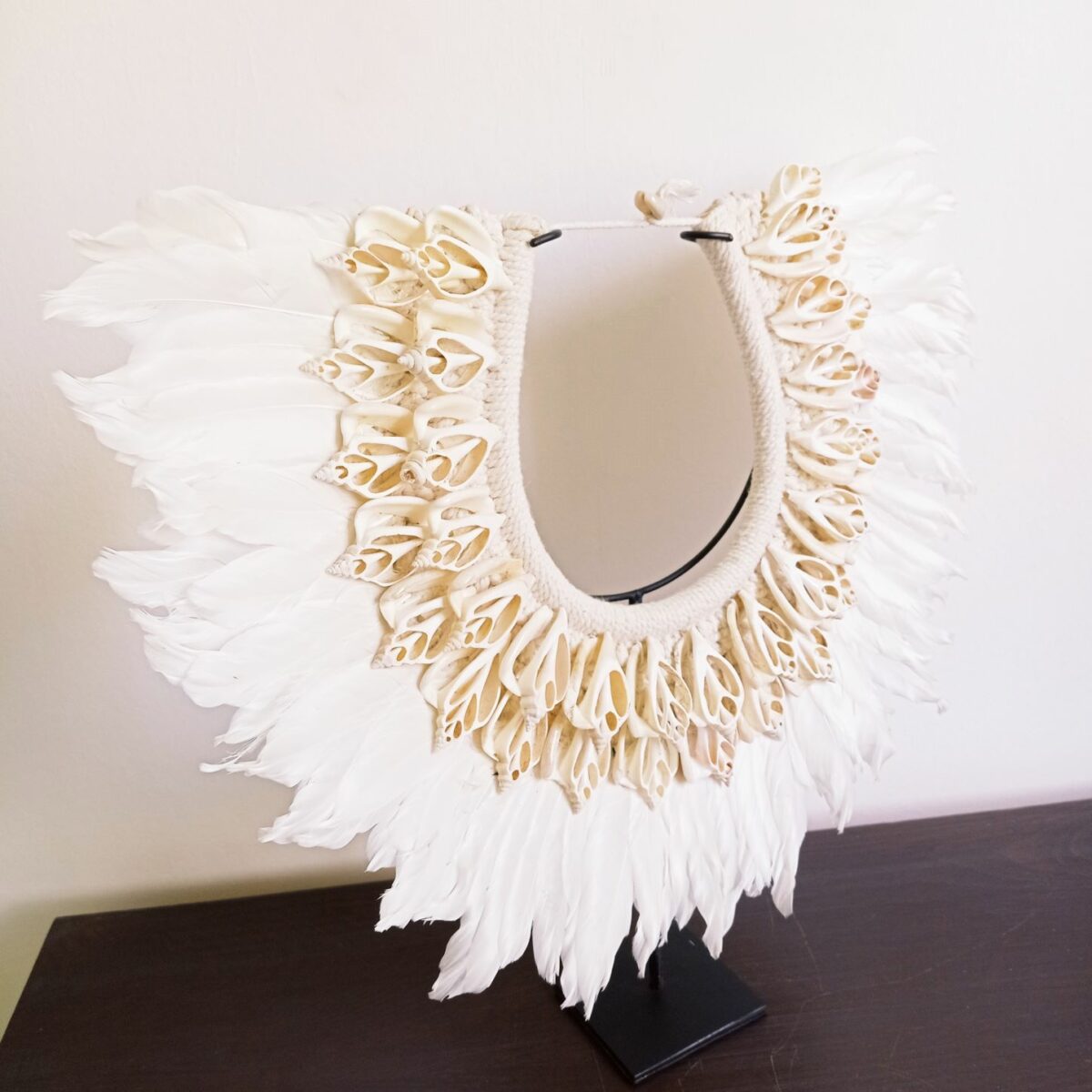 Collier plumes et coquillages décoratif blanc - Deco 1Do
